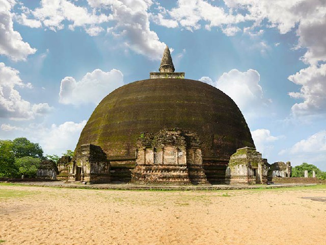 Rankoth-Vihara – Minneriya Safari Tours